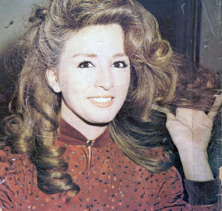 النجمة الكبيرة نجلاء فتحي بترجع للأضواء من جديد في أول ظهور ليها بعد ...